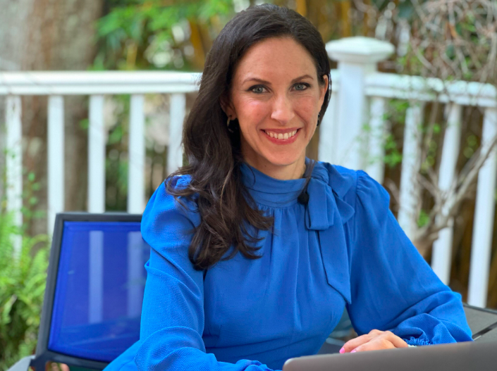 Lauren Manaker - Profile - Press Hook